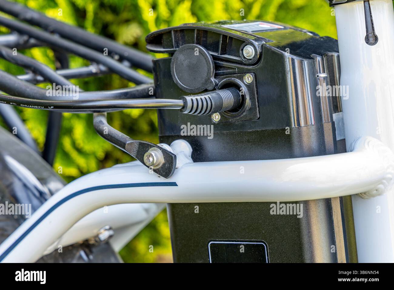 Power cable for charging the battery in an electric bike, connecting ...