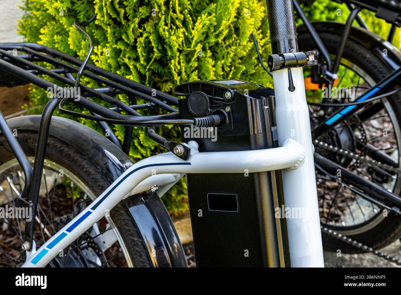 Power cable for charging the battery in an electric bike, connecting ...