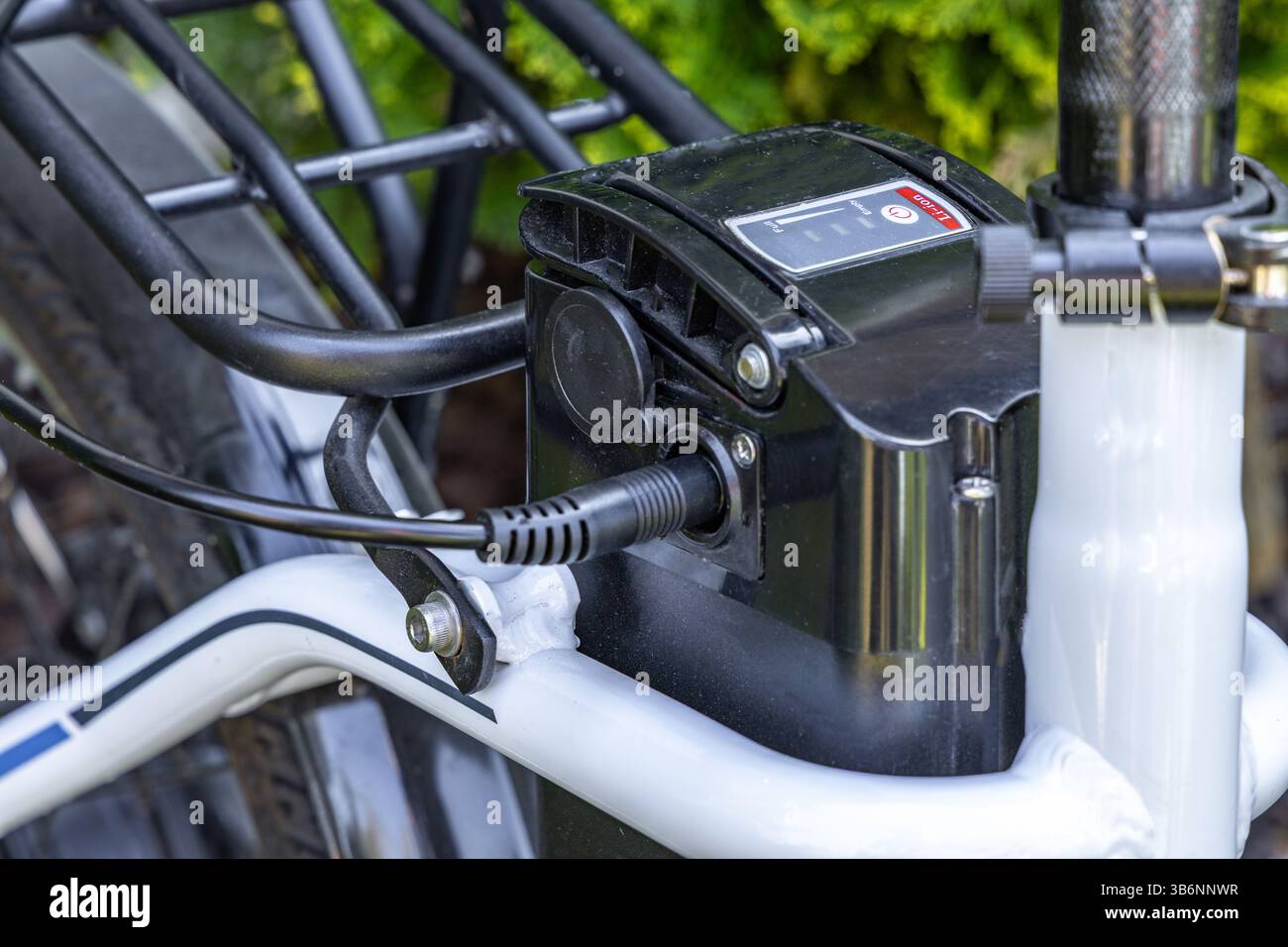 Power cable for charging the battery in an electric bike, connecting ...
