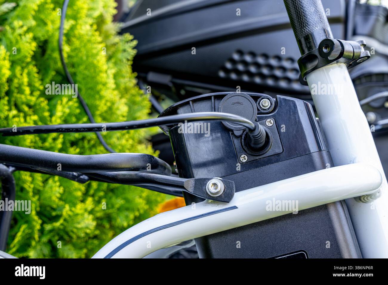 Power cable for charging the battery in an electric bike, connecting ...