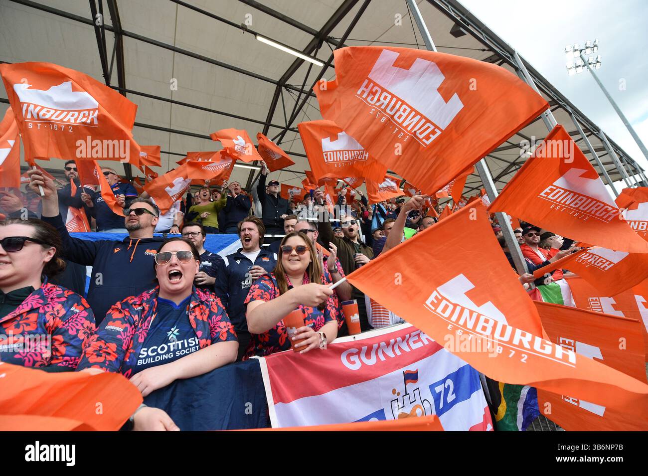 Flying the flag edinburgh rugby fans at the hive stadium hi-res stock ...