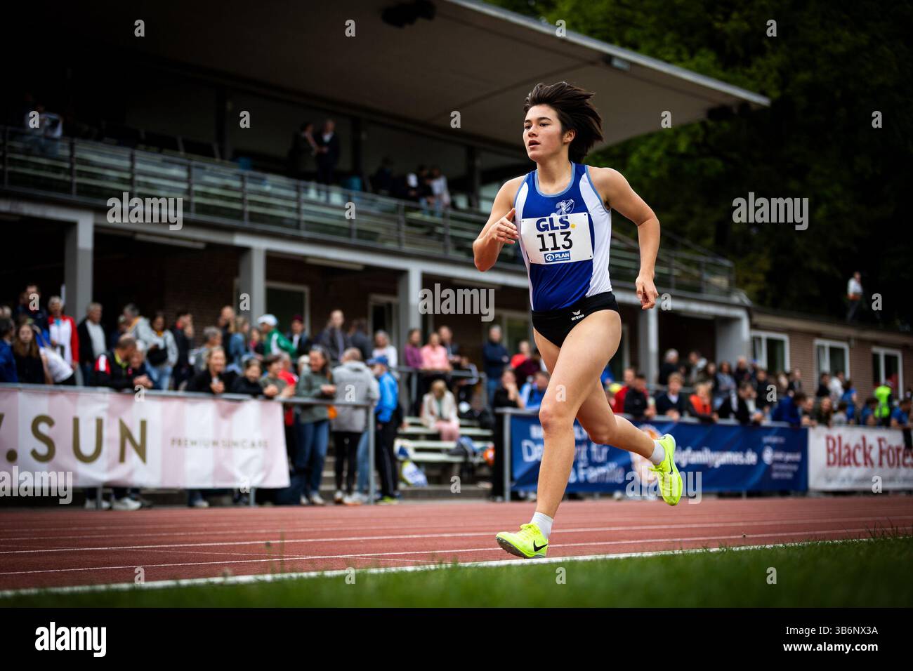 Hamburg, Deutschland. 03rd May, 2025. Tanya Schulz (SV Rosche) im 5000m ...