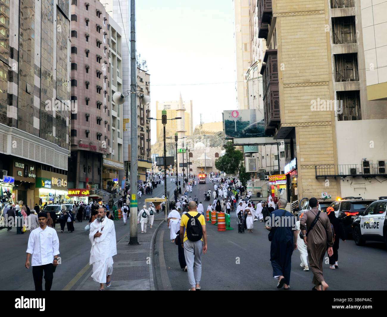Mecca, Saudi Arabia, June 13 2024: the streets of Makkah city details ...