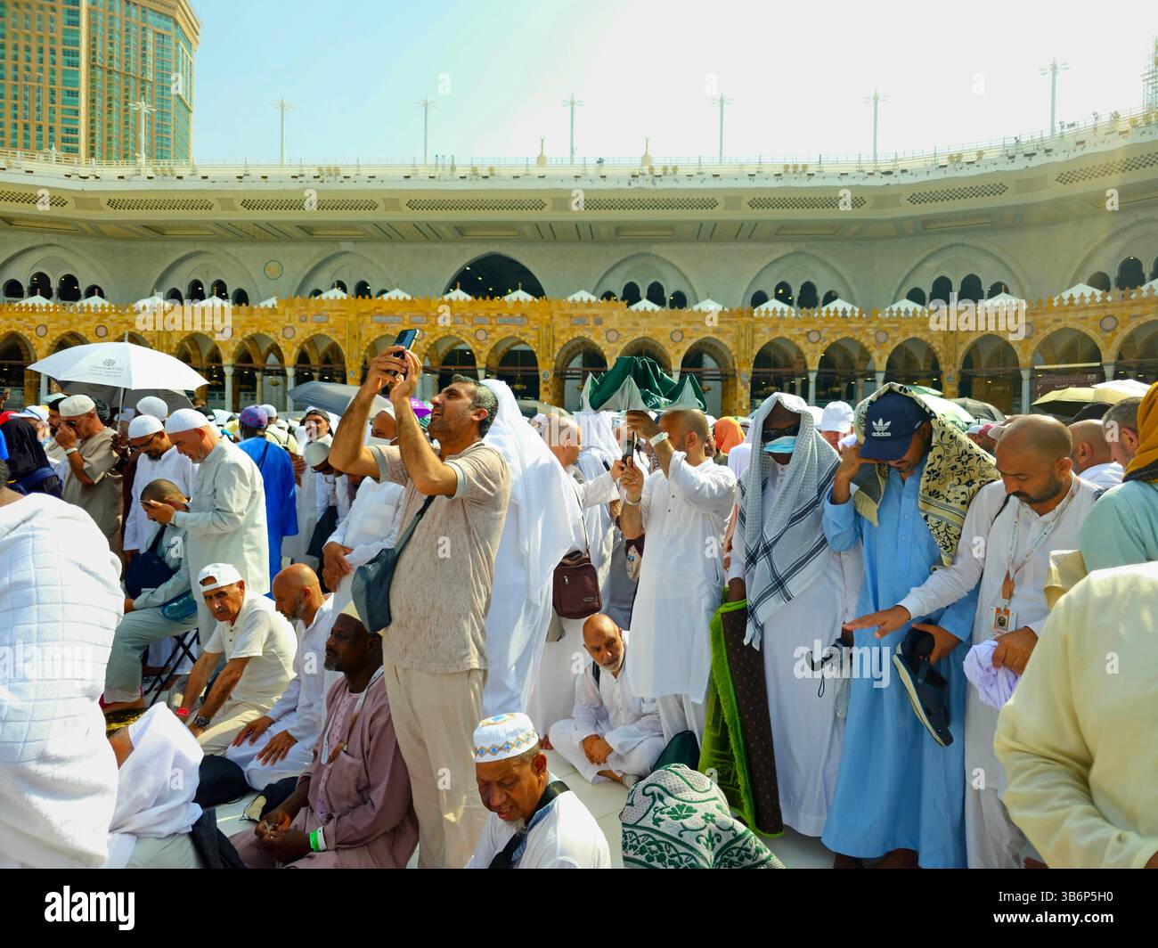 Mecca, Saudi Arabia, June 21 2024: the circumambulation of the grand ...