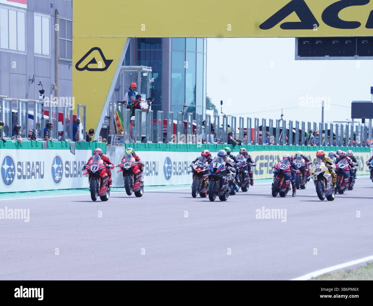 Start Super Pole Race during the Super Pole Race during the FIM ...