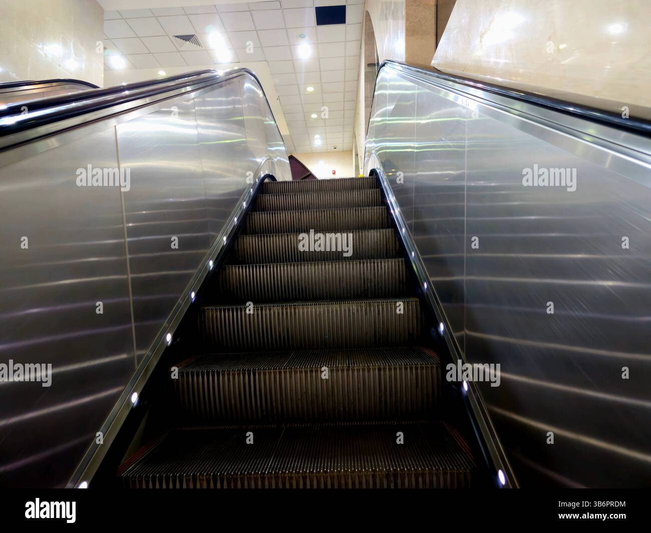 Motor driven stairs hi-res stock photography and images - Alamy