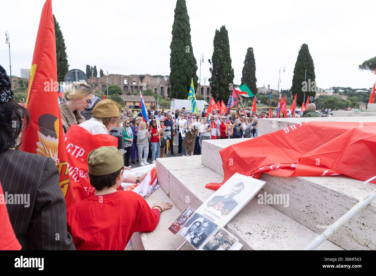 Rome, Italy. 04th May, 2025. Sit-in organized by the Russian Community ...