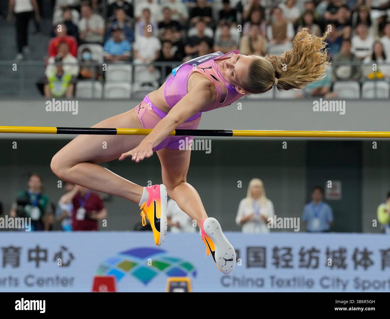 Yangtze river delta athletics diamond gala hi-res stock photography and ...