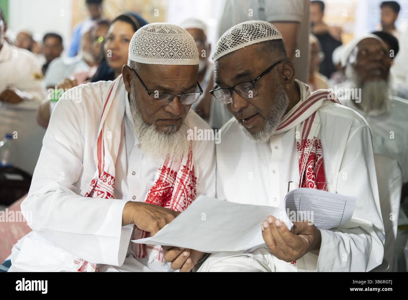 Hajj pilgrims check passport and documents before leaving to the ...
