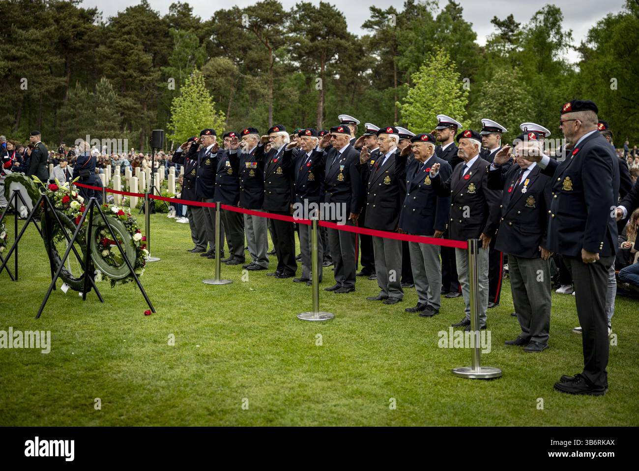 HOLTEN - Commemoration 80 years of freedom at Holten Canadian Cemetery ...