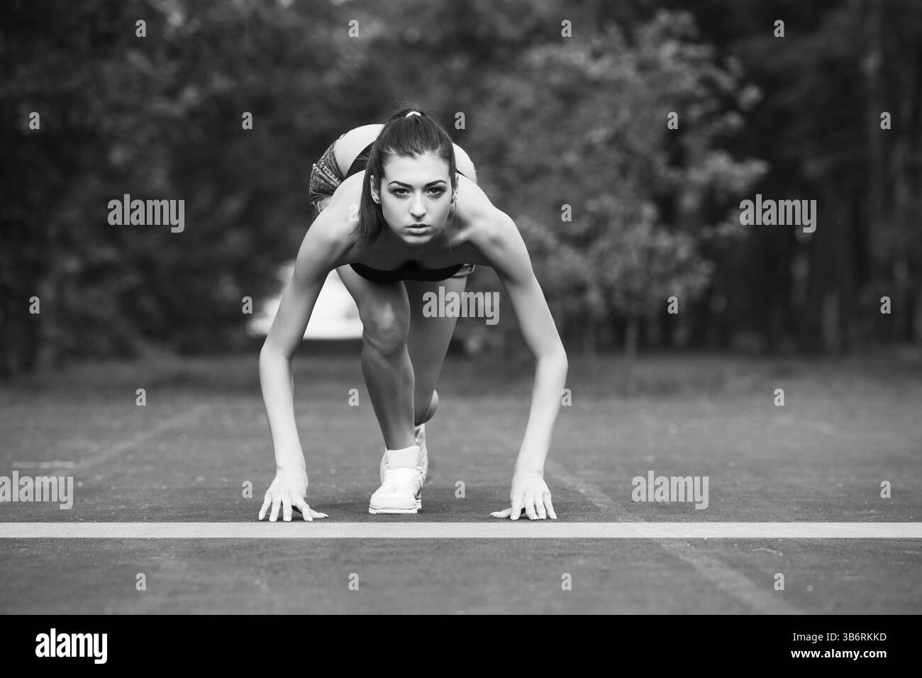 Sportsmen running line up in hi-res stock photography and images - Alamy