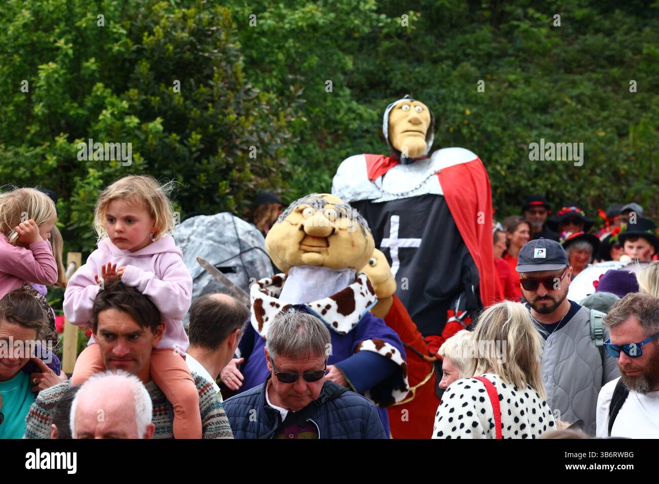St Agnes, Cornwall, UK. 4th May, 2025. Giant Puppets street theatre ...