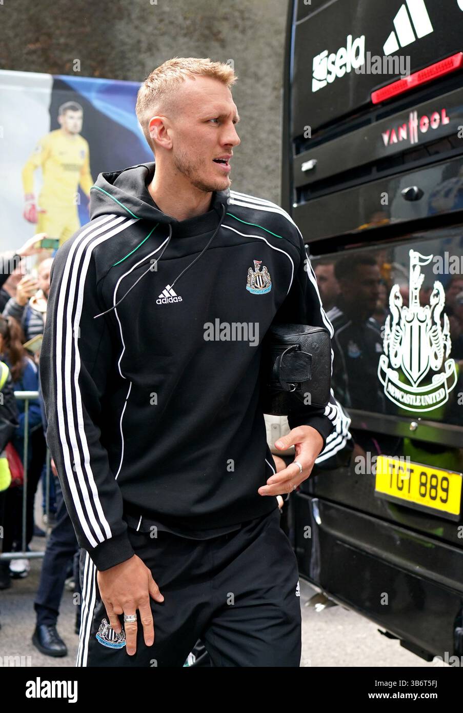 Newcastle United's Dan Burn arrives to the stadium ahead of the Premier ...