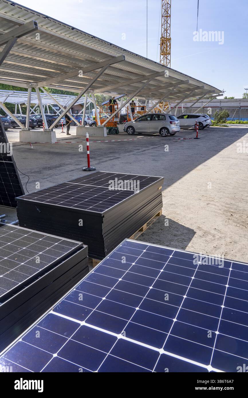 Construction of a carport photovoltaic system, 144 parking spaces will ...