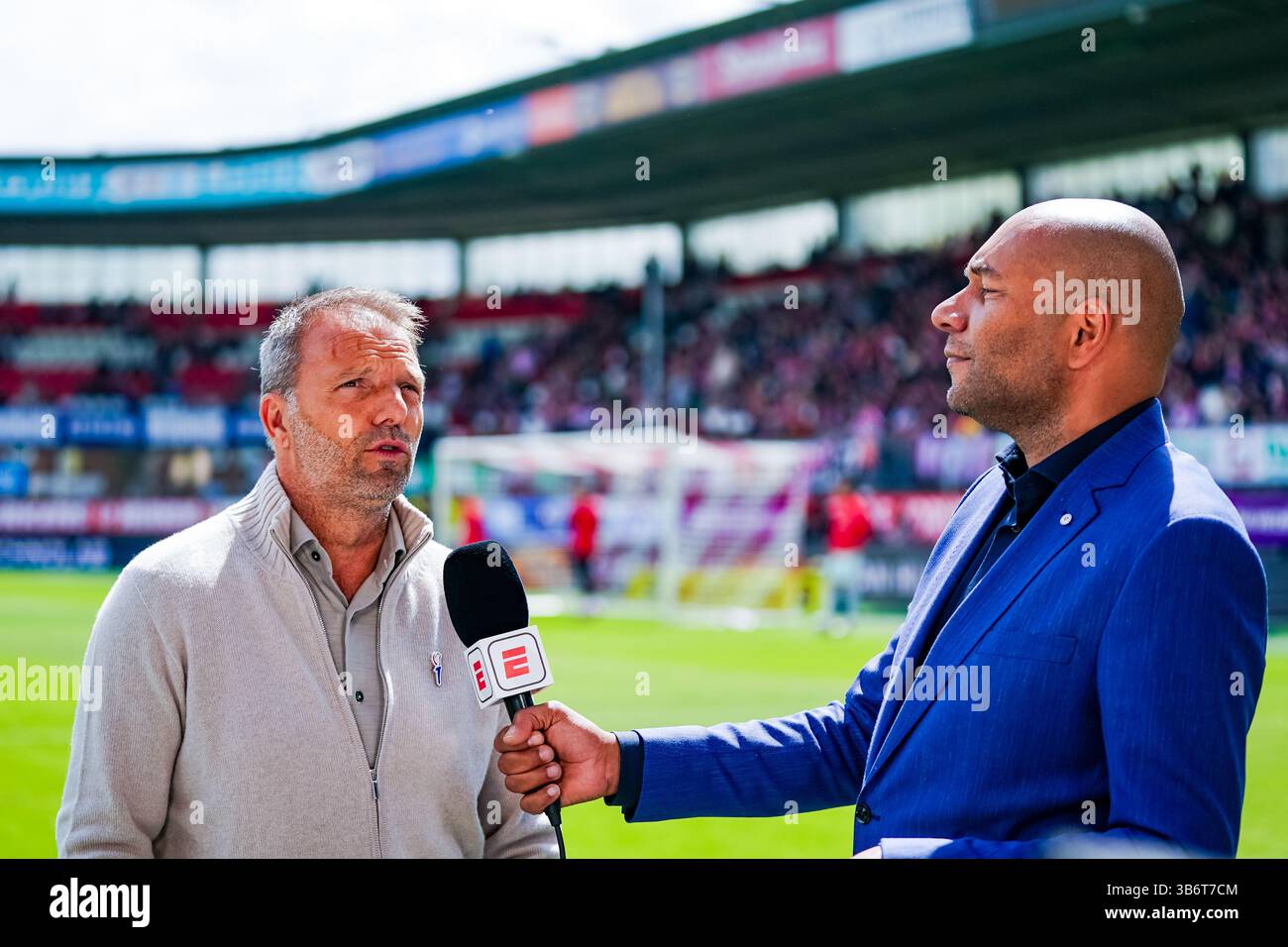 Rotterdam - Sparta Rotterdam coach Maurice Steijn, Reporter Sinclair Bischop of ESPN during the ...