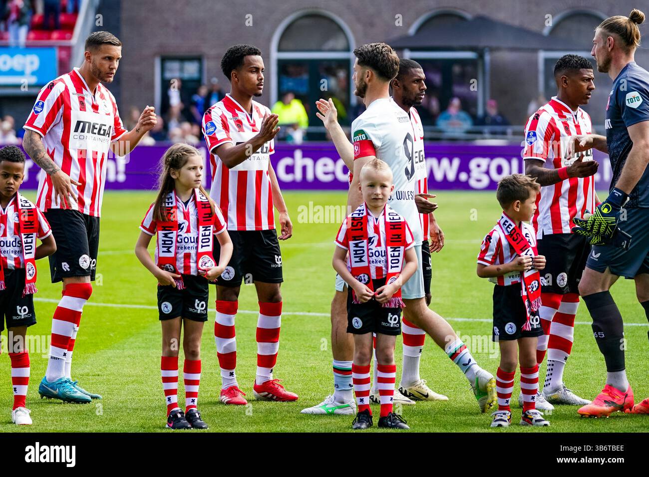 Rotterdam - Mike Eerdhuijzen of Sparta Rotterdam, Marvin Young of ...