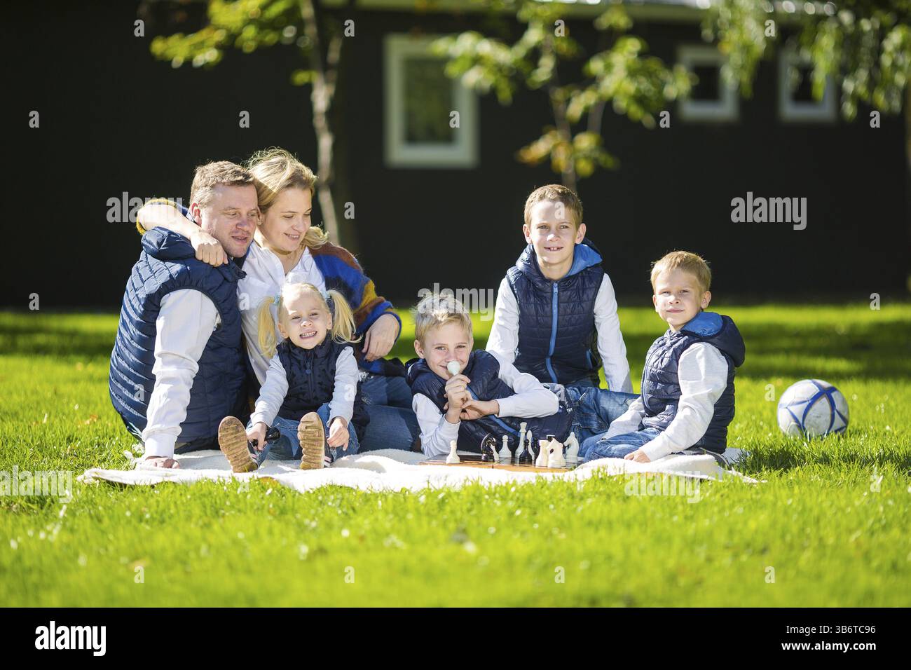 Paren group hi-res stock photography and images - Alamy