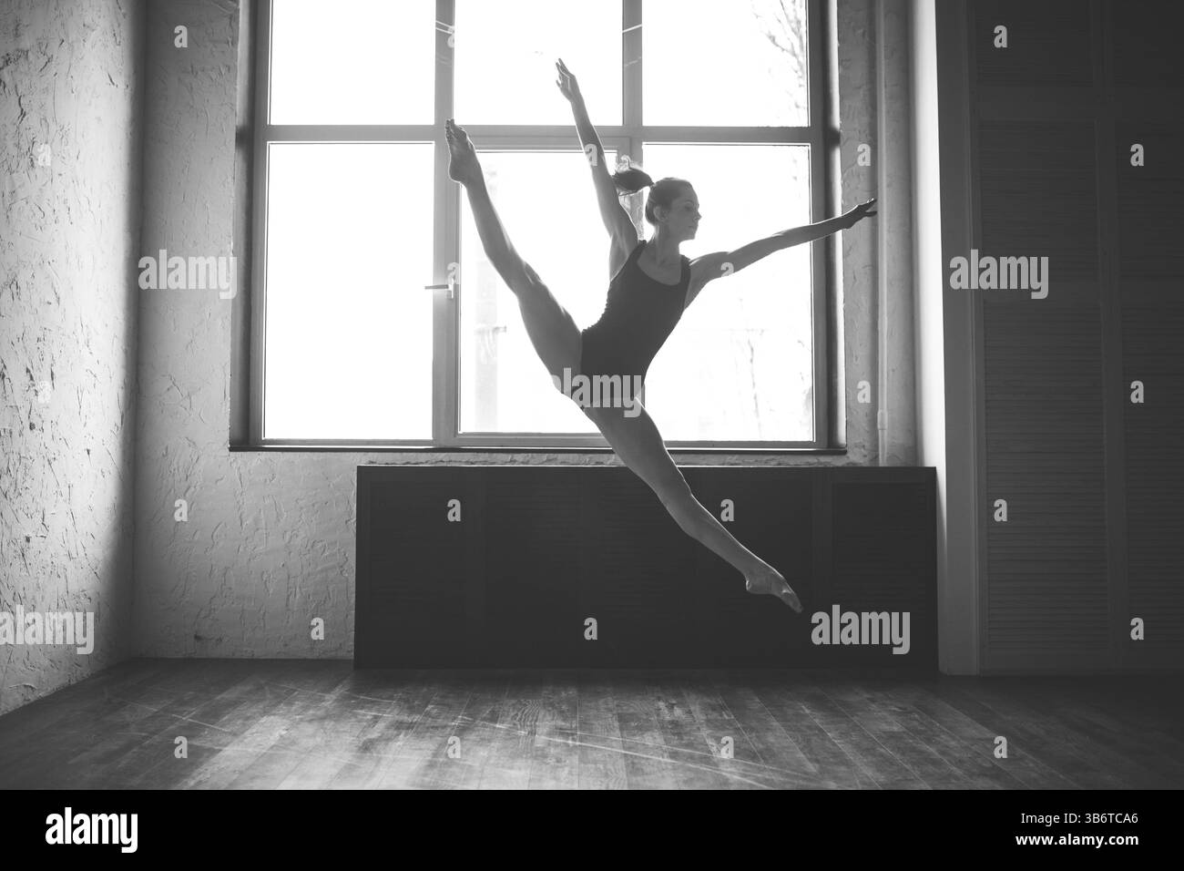 Ladies training Black and White Stock Photos & Images - Alamy