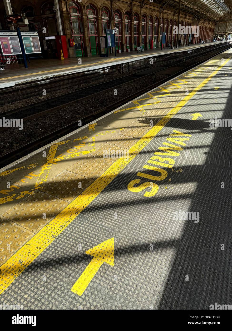 Yellow line on the station platform smartphone stock photos and images ...