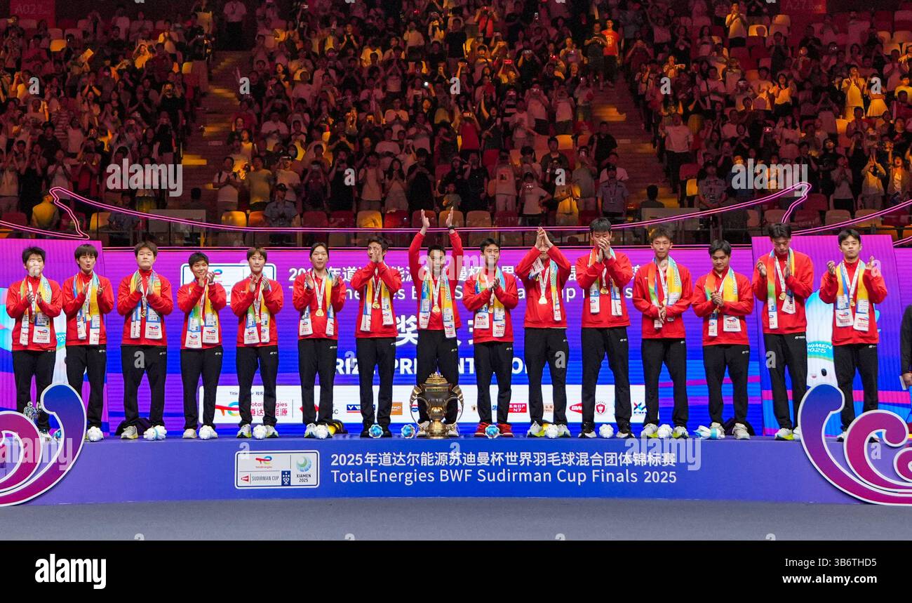 (250504) -- XIAMEN, May 4, 2025 (Xinhua) -- First place winner team ...