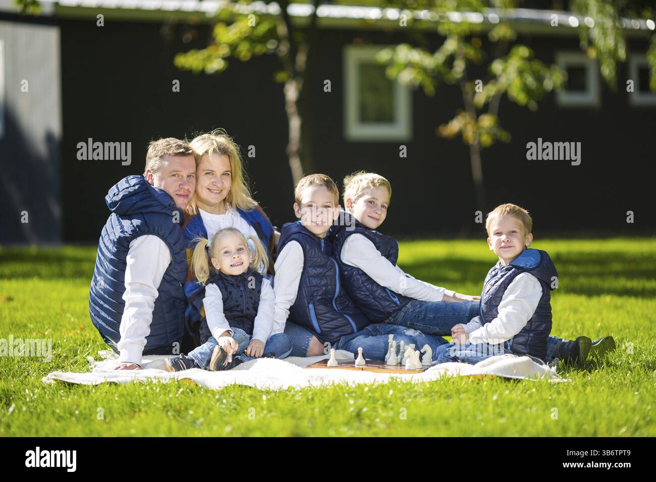 Paren group hi-res stock photography and images - Alamy