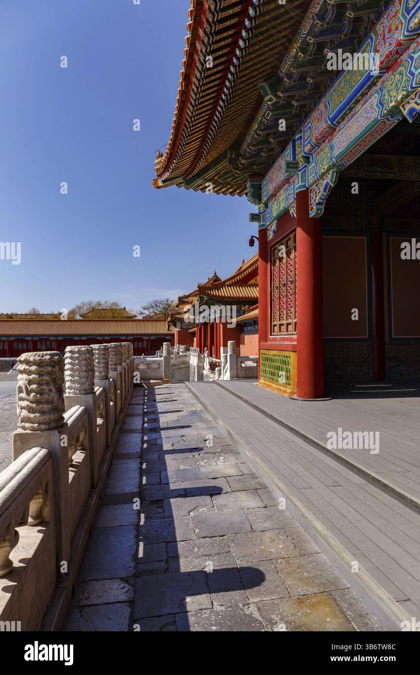 Architectural impressions from the Forbidden City palaces in Beijing ...