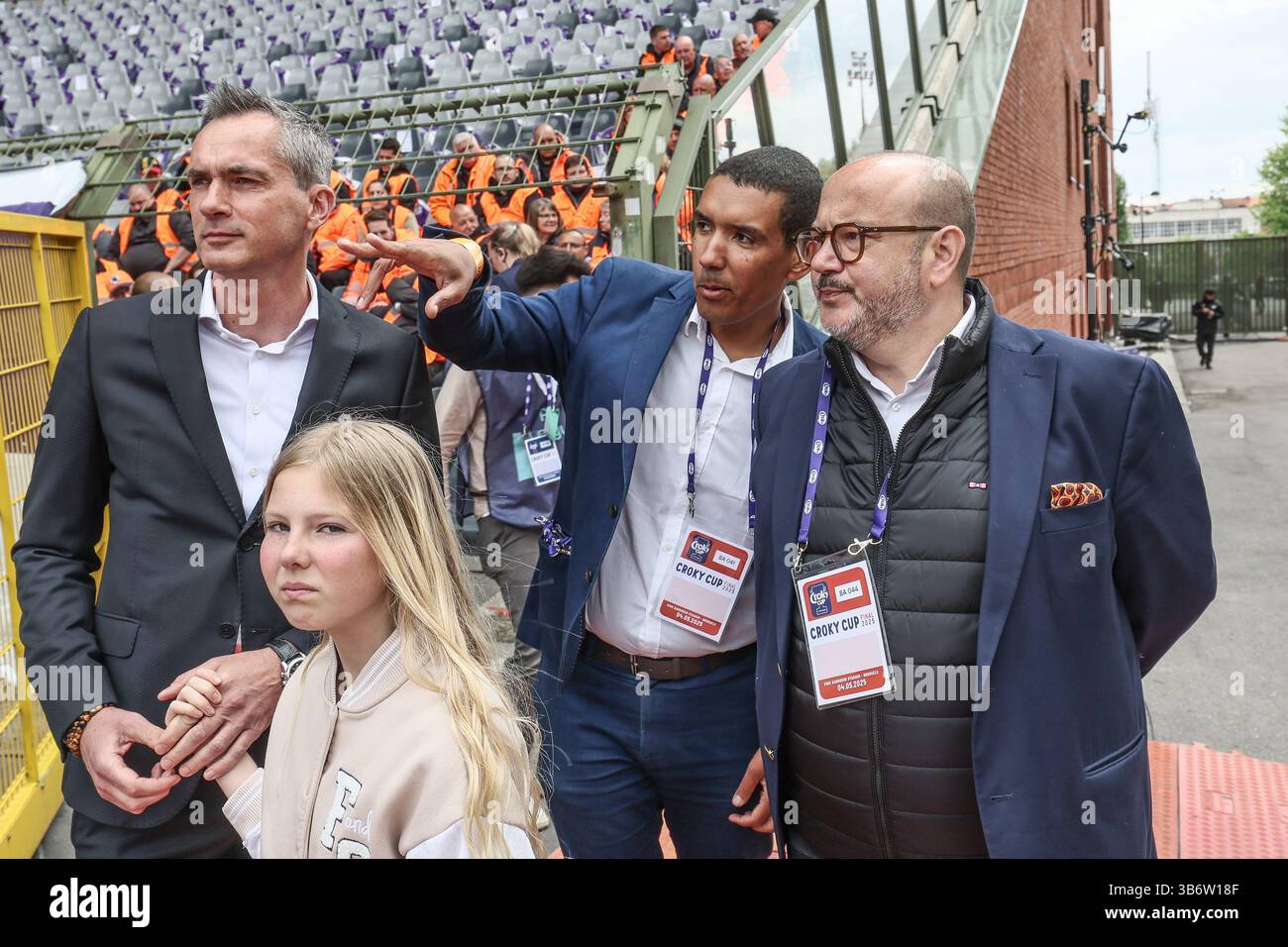 Loryn Parijs, Stijn Van Bever and Minister of Interior Bernard Quintin ...
