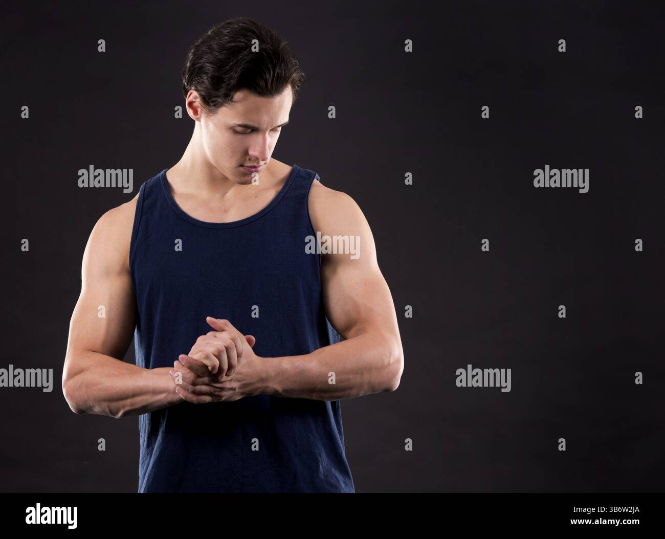 Male bodybuilders posing hi-res stock photography and images - Alamy