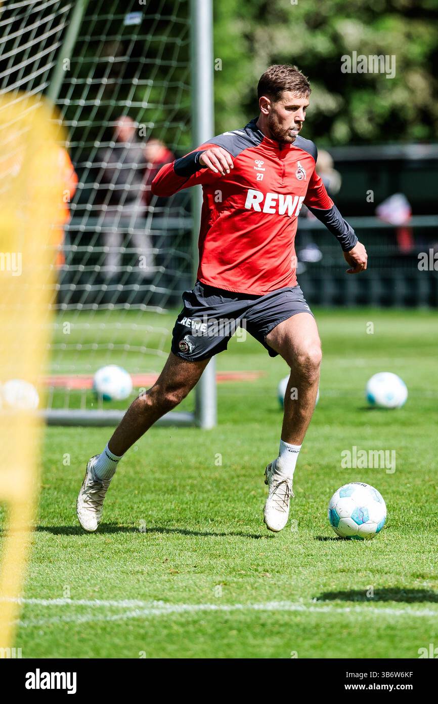Imad Rondic (1. FC K?ln, 27) am Ball 2. Fussball Bundesliga: Training 1 ...