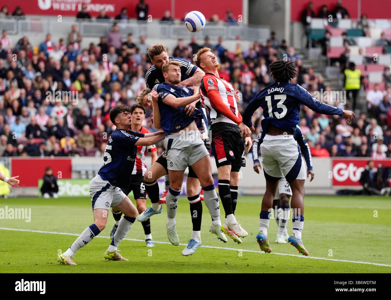 Manchester united 2025 defence hi-res stock photography and images - Alamy