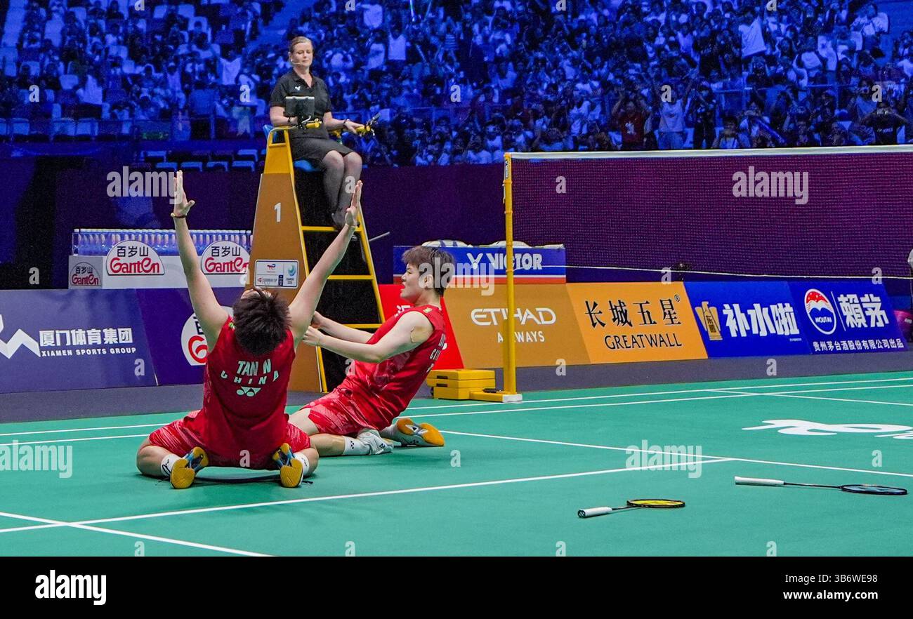 (250504) -- XIAMEN, May 4, 2025 (Xinhua) -- Liu Shengshu/Tan Ning (L) of China celebrate after ...