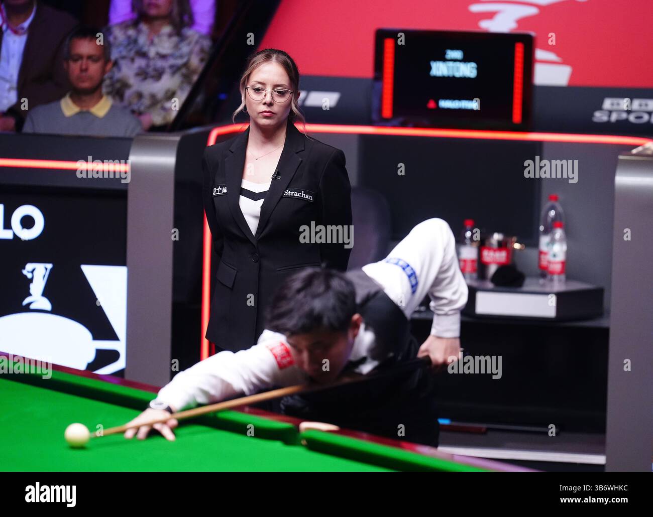 Referee Desi Bosilova prior to the Final on day sixteen of the Halo ...