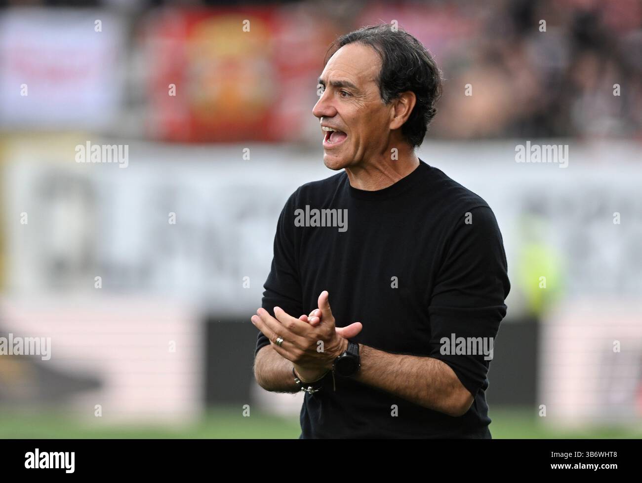 Monza, Italia. 04th May, 2025. AC Monza's head coach Alessandro Nesta ...