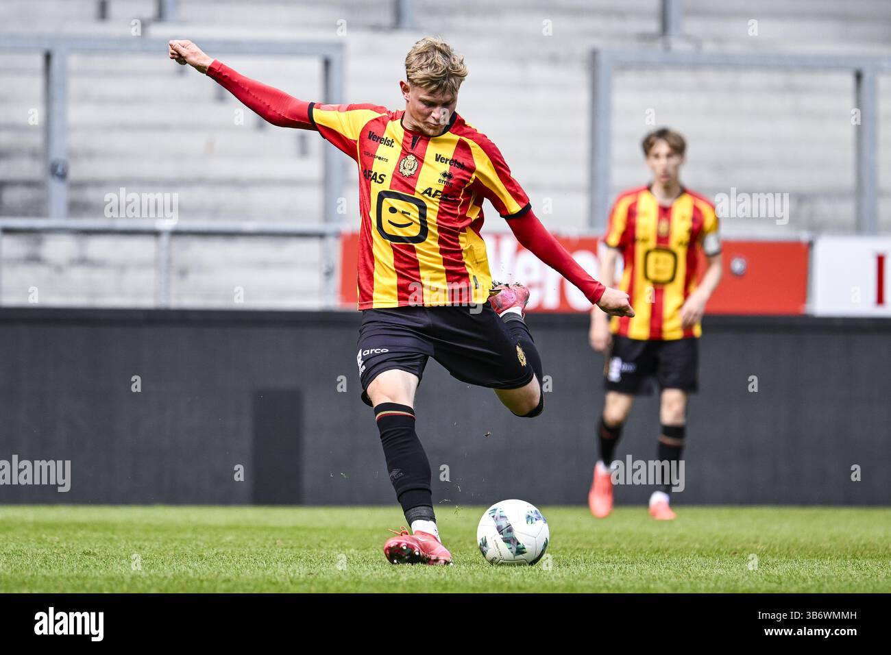 Jong KV Mechelen's Xander van der Velde pictured in action during a match between Jong KV ...