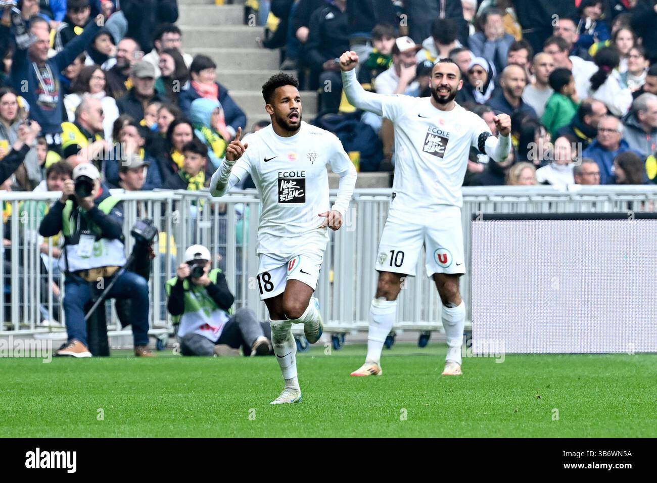 18 Jim ALLEVINAH (sco) during the Ligue 1 MCDonald's match between ...