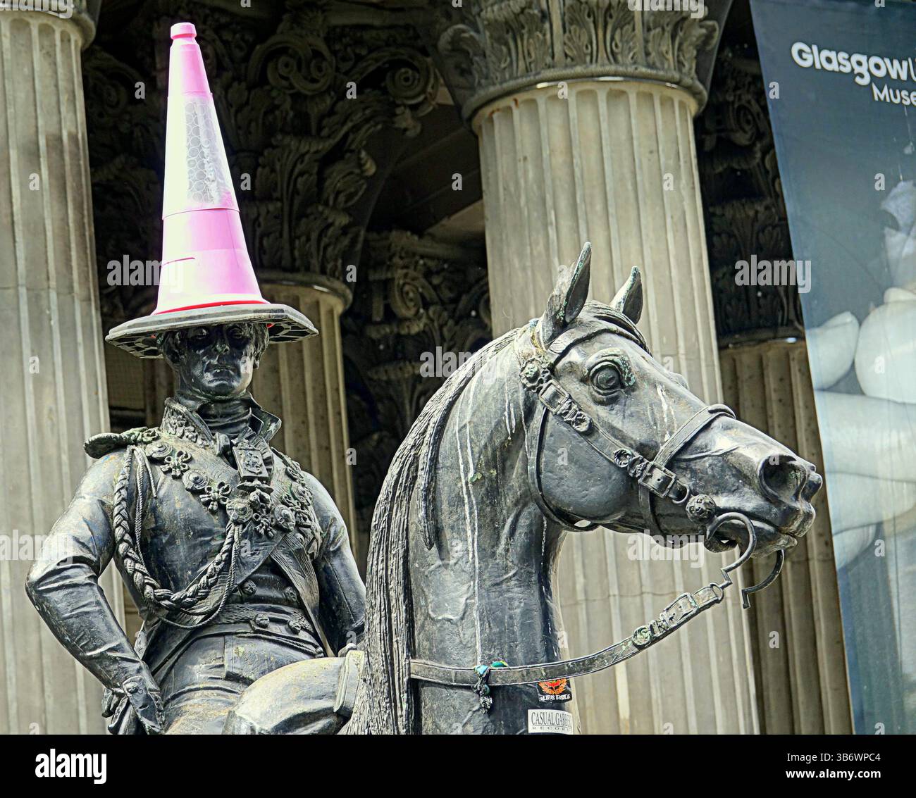 Glasgow, Scotland, UK. 4th May, 2025. Iconic Duke has a pink cone on ...