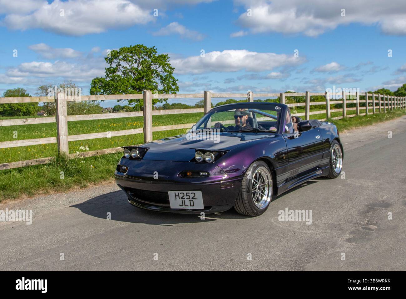 1990 90s nineties Purple Mazda Mx-5 Car Roadster Petrol 1590 cc ...