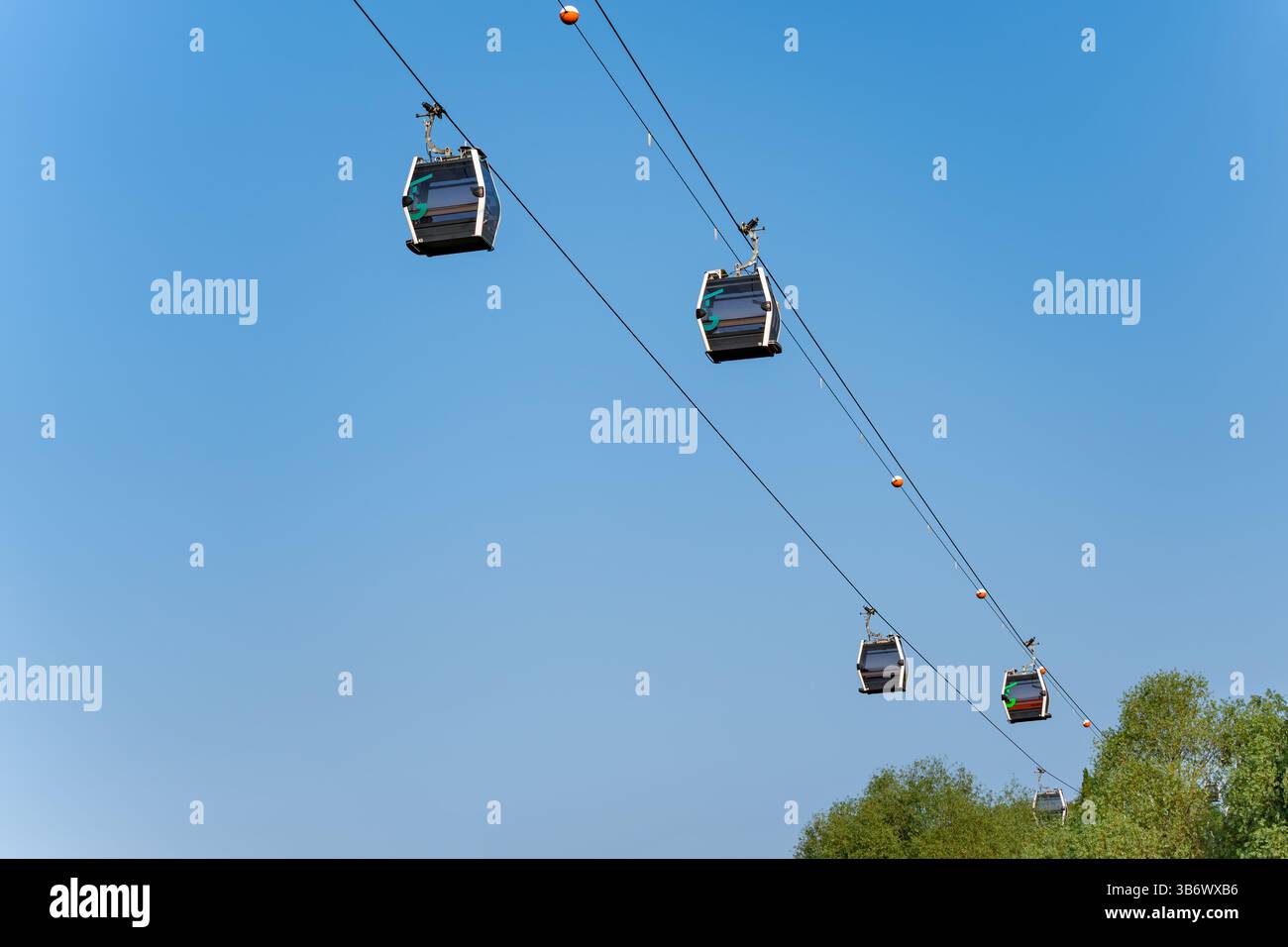Cable car system four hi-res stock photography and images - Alamy