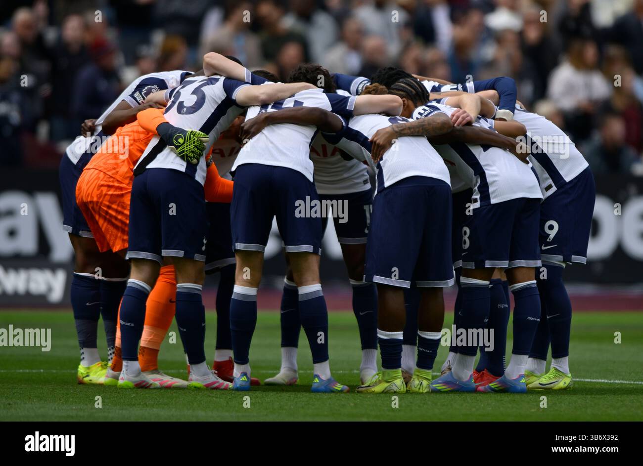 London UK 4th May 2025 The Spurs team huddle during the West Ham vs ...