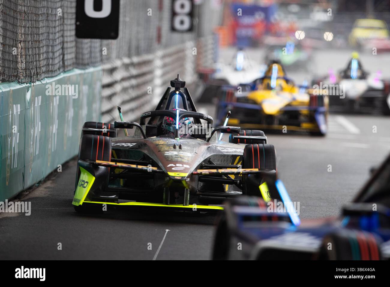 33 TICKTUM Dan (gbr), Kiro Race Co, Porsche 99X Electric WCG3, action ...