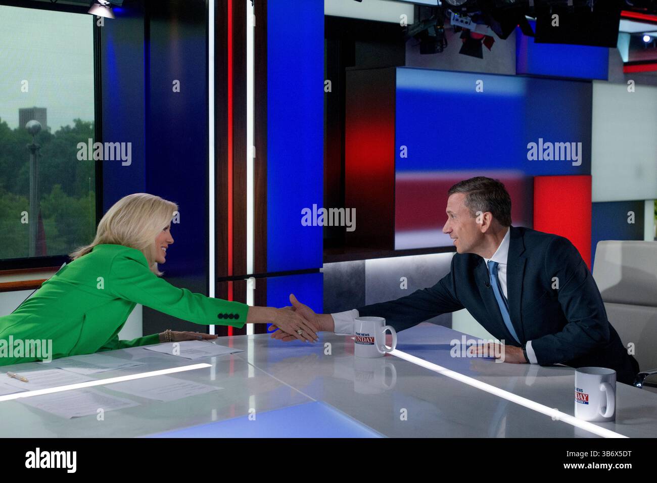 "Fox News Sunday" anchor Shannon Bream, left, welcomes Democratic ...