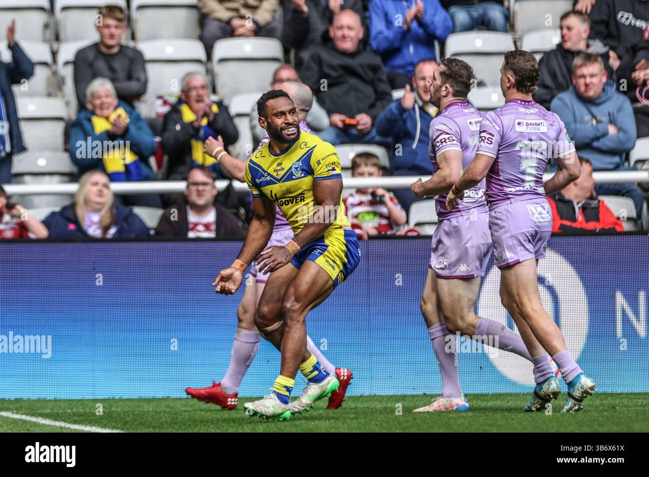 Jake Wardle of Wigan Warriors celebrates his try during the Betfred ...