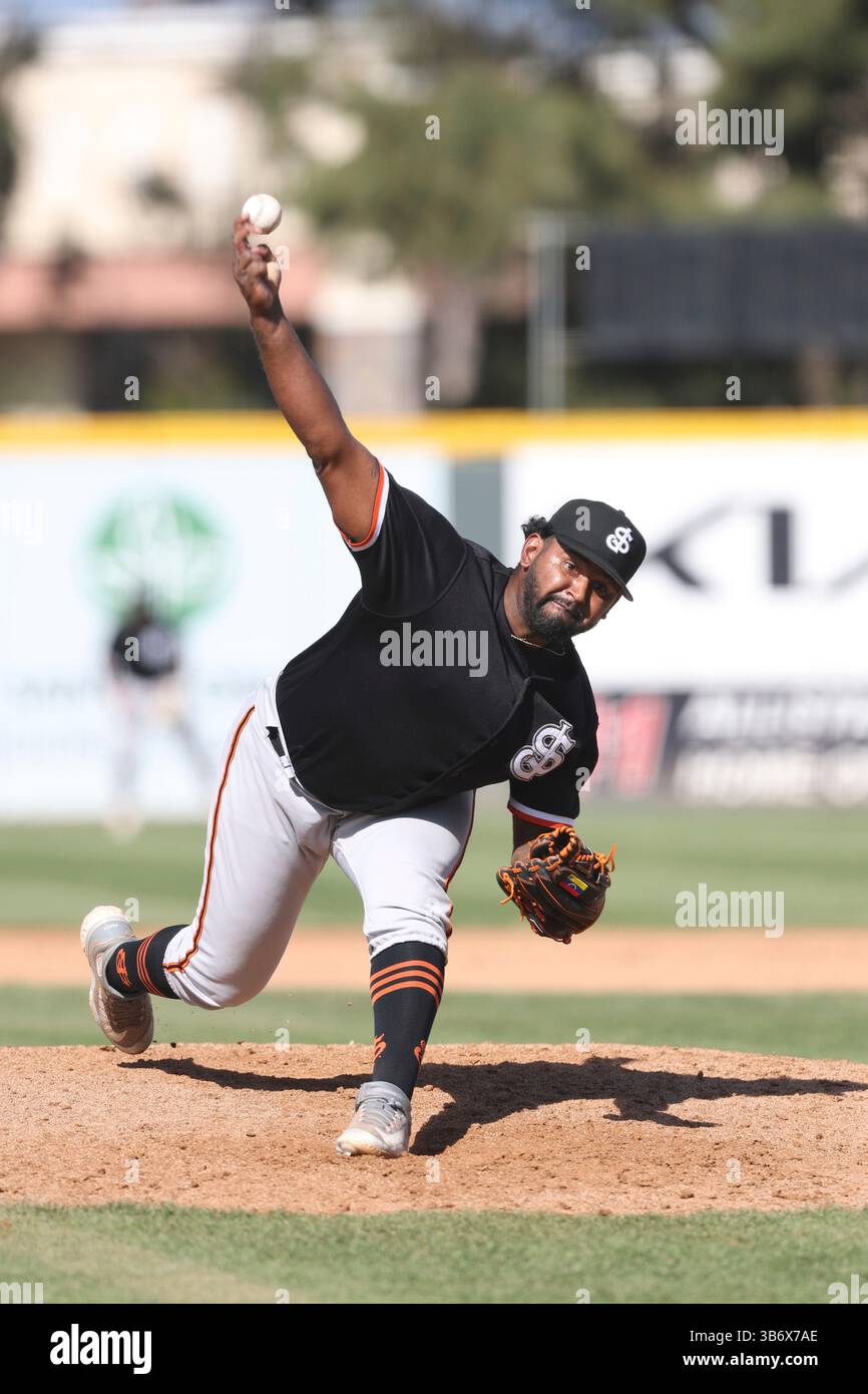 Junior Flores (46) of the San Jose Giants pitches against the Rancho ...