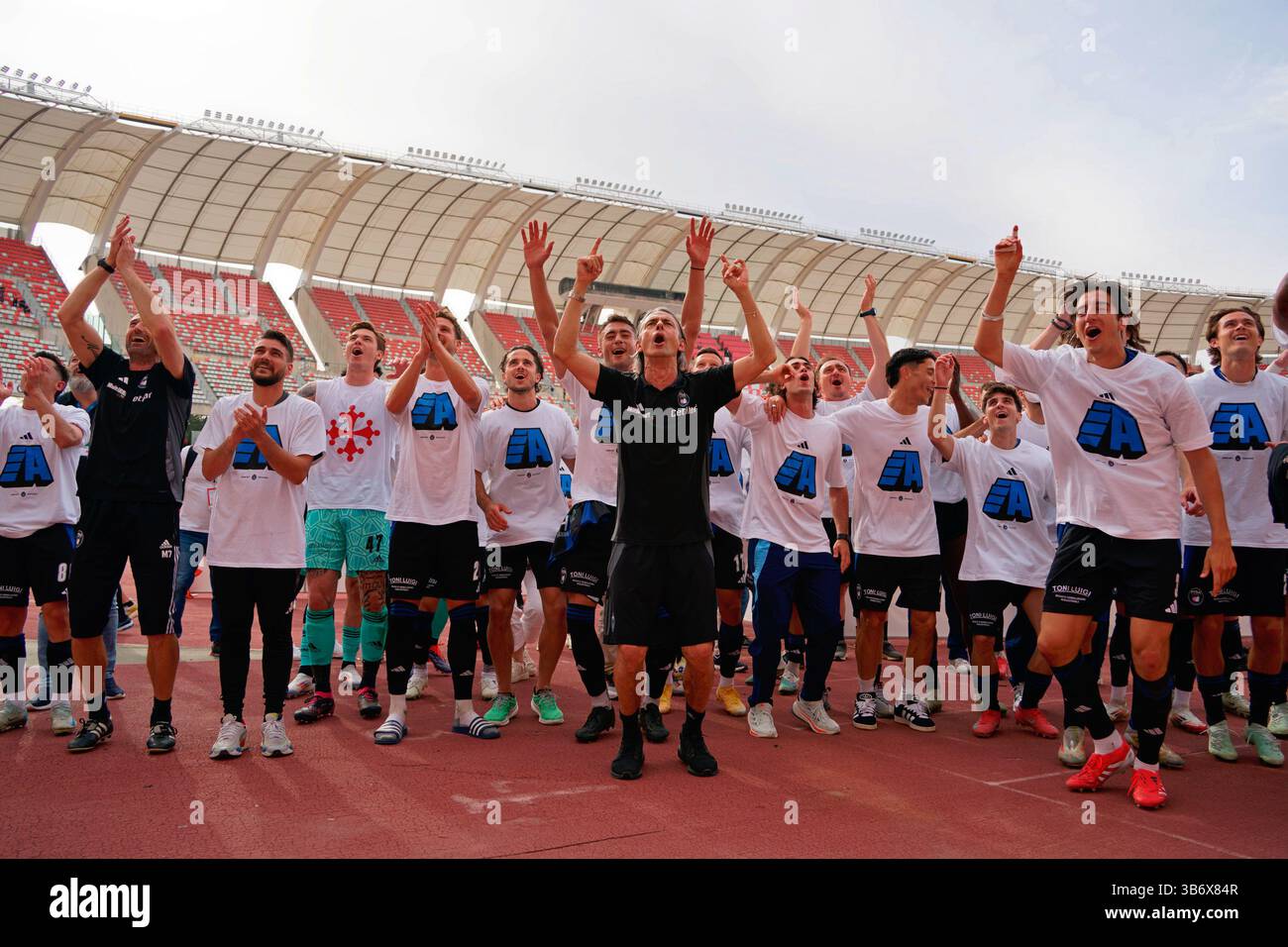 Bari, Italy. 04th May, 2025. coach Filippo Inzaghi of Pisa and Pisa ...