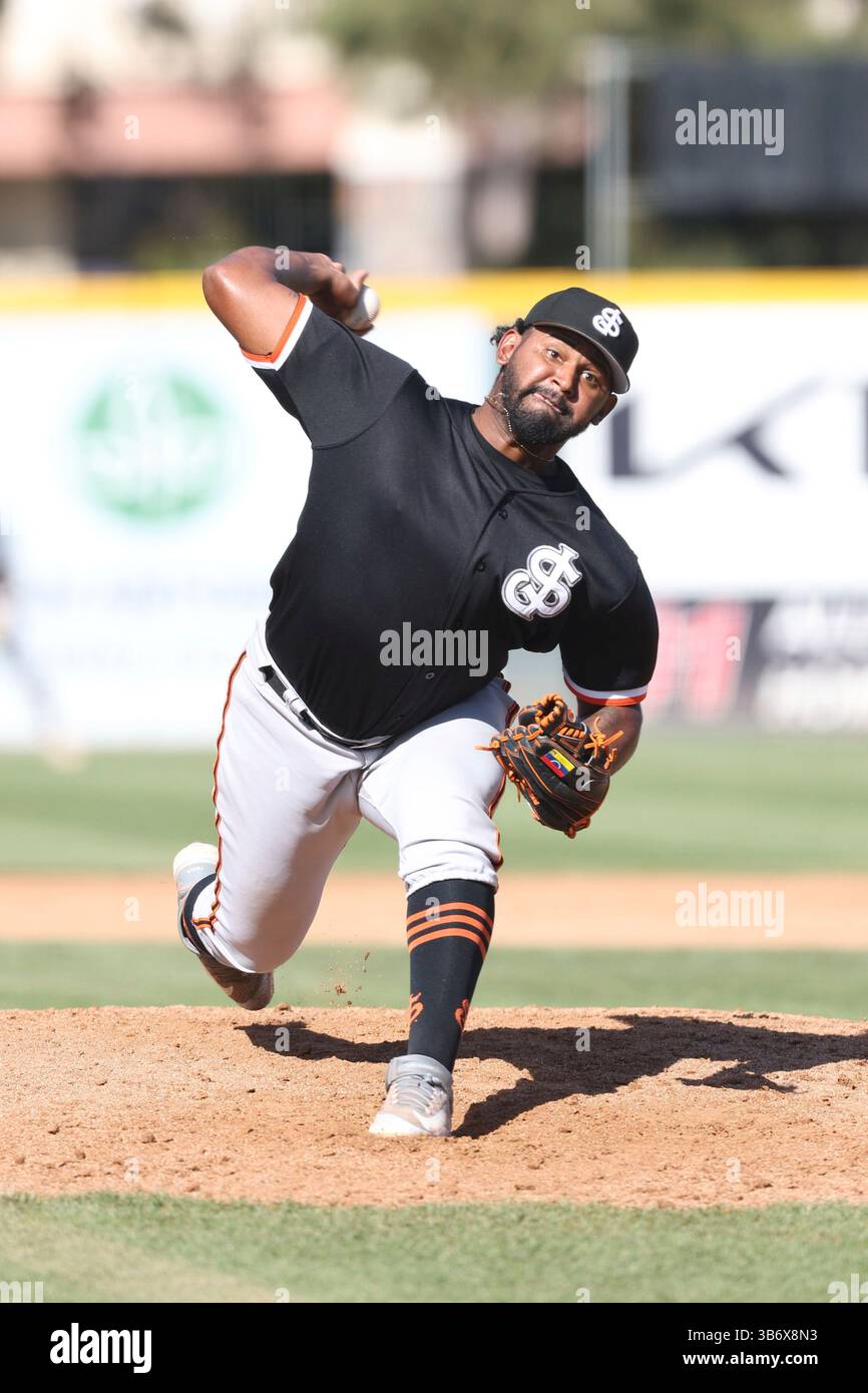 Junior Flores (46) of the San Jose Giants pitches against the Rancho ...