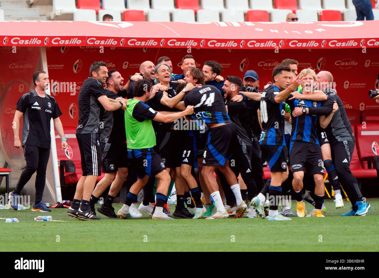Bari, Italy. 04th May, 2025. coach Filippo Inzaghi of Pisa and Pisa ...