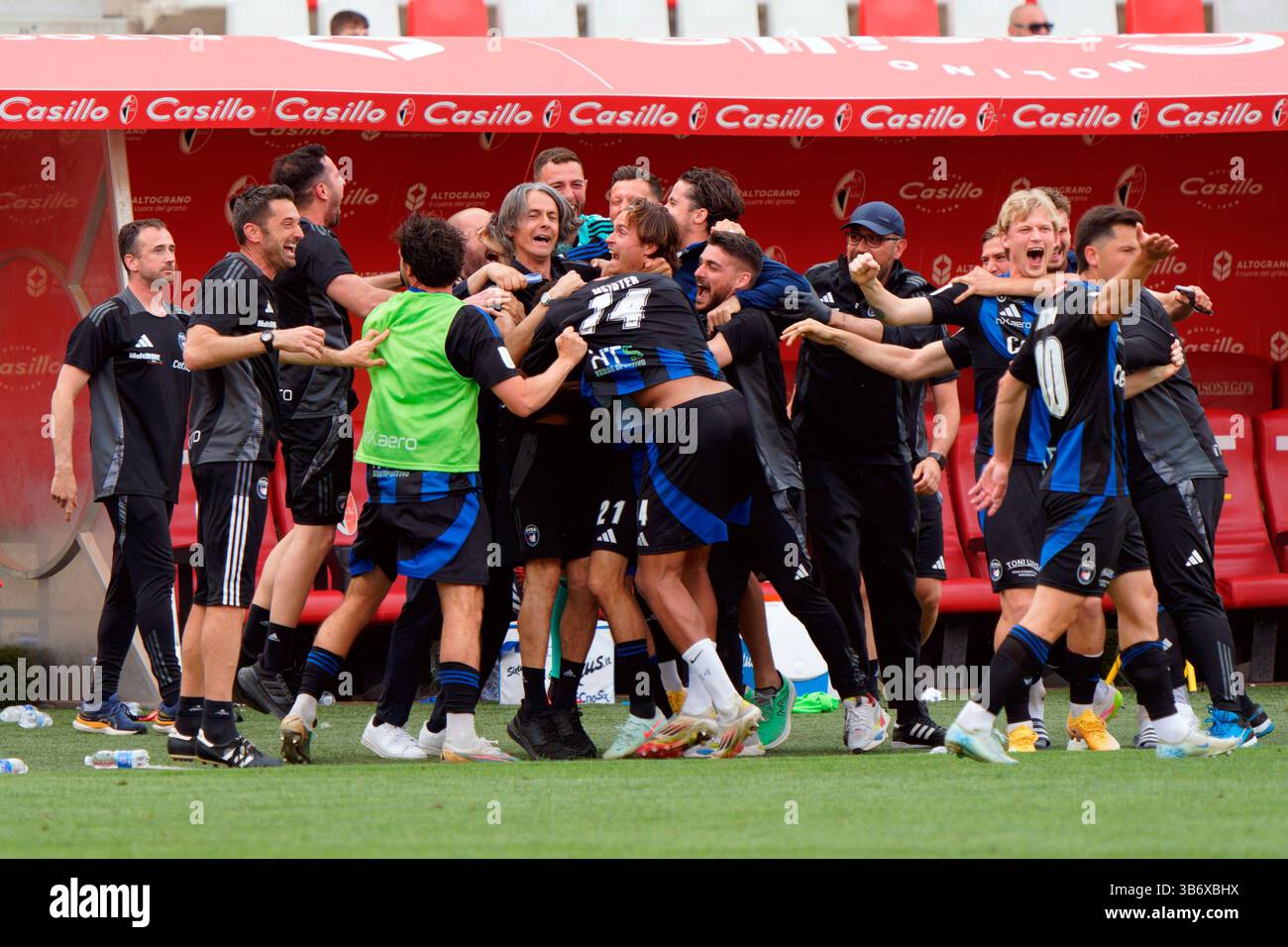 Bari, Italy. 04th May, 2025. coach Filippo Inzaghi of Pisa and Pisa ...