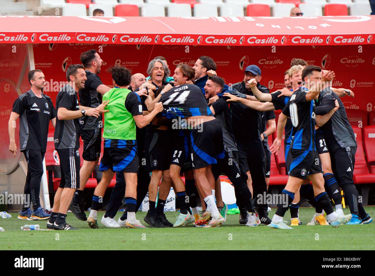 Bari, Italy. 04th May, 2025. coach Filippo Inzaghi of Pisa and Pisa ...