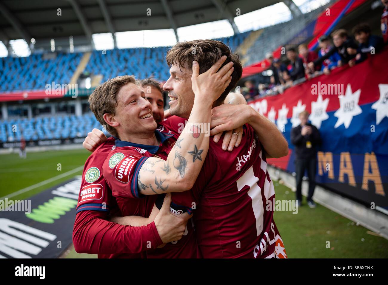 250504 Örgrytes Daniel Paulson jublar ihop med Anton Andreasson och ...