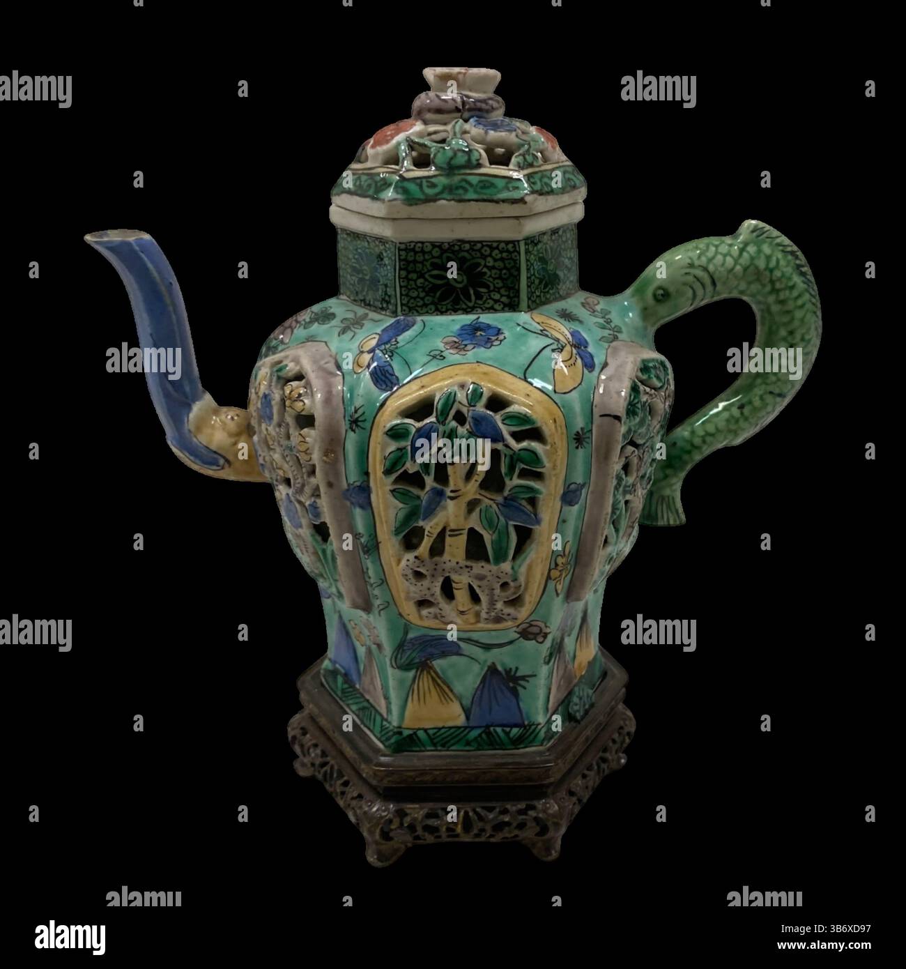 Early 18th Century Chinese Wine Pot - Famille Verte Porcelain - Antique ...